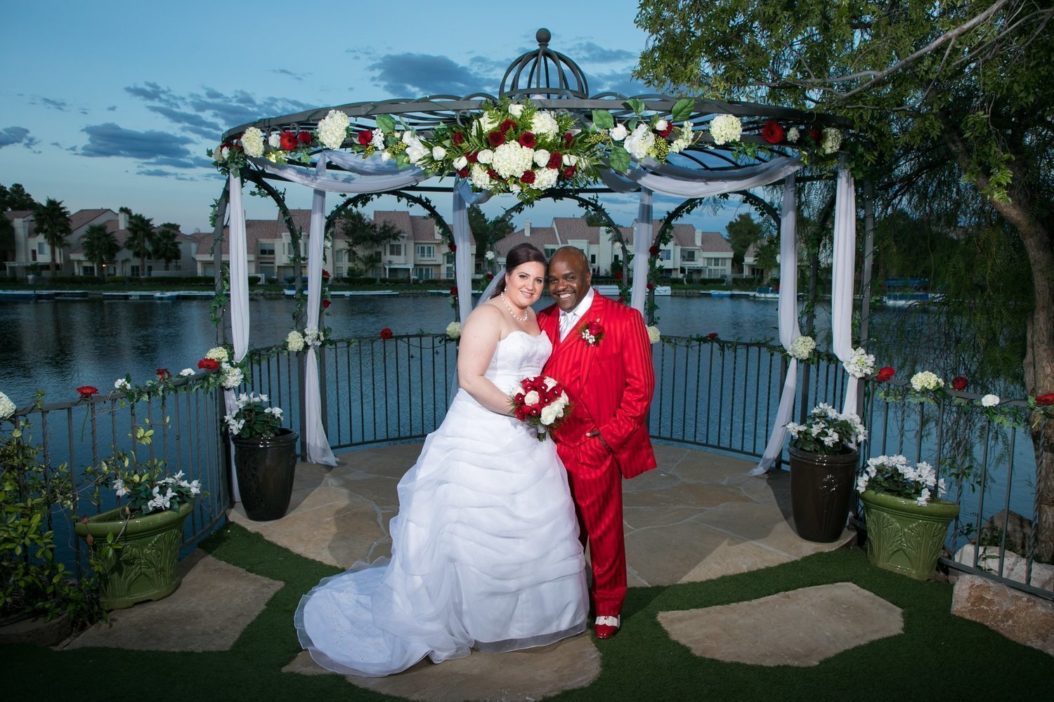 Las Vegas Lakeside Wedding Venues - Home
